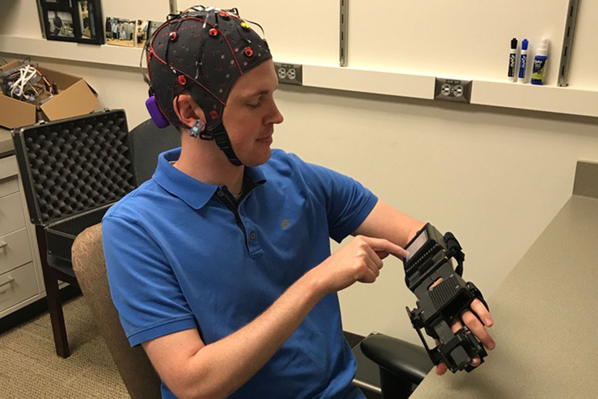 Mind-controlled device helps stroke patients retrain brains to move ...