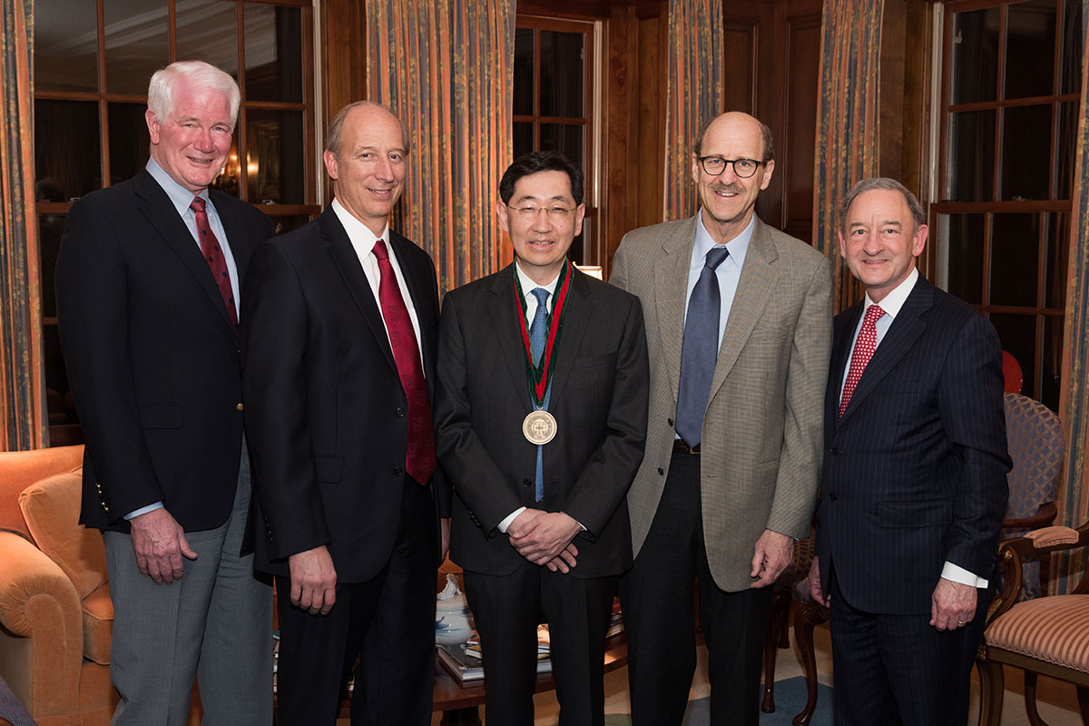 Lee named Stupp Professor of Neurology – WashU Medicine